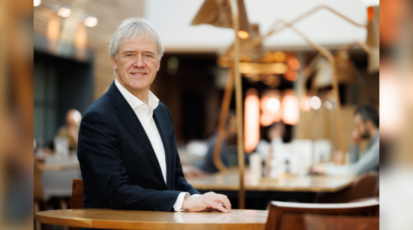 CEO ASML Peter Wennink benoemd tot Grootofficier in de Orde van Oranje ...